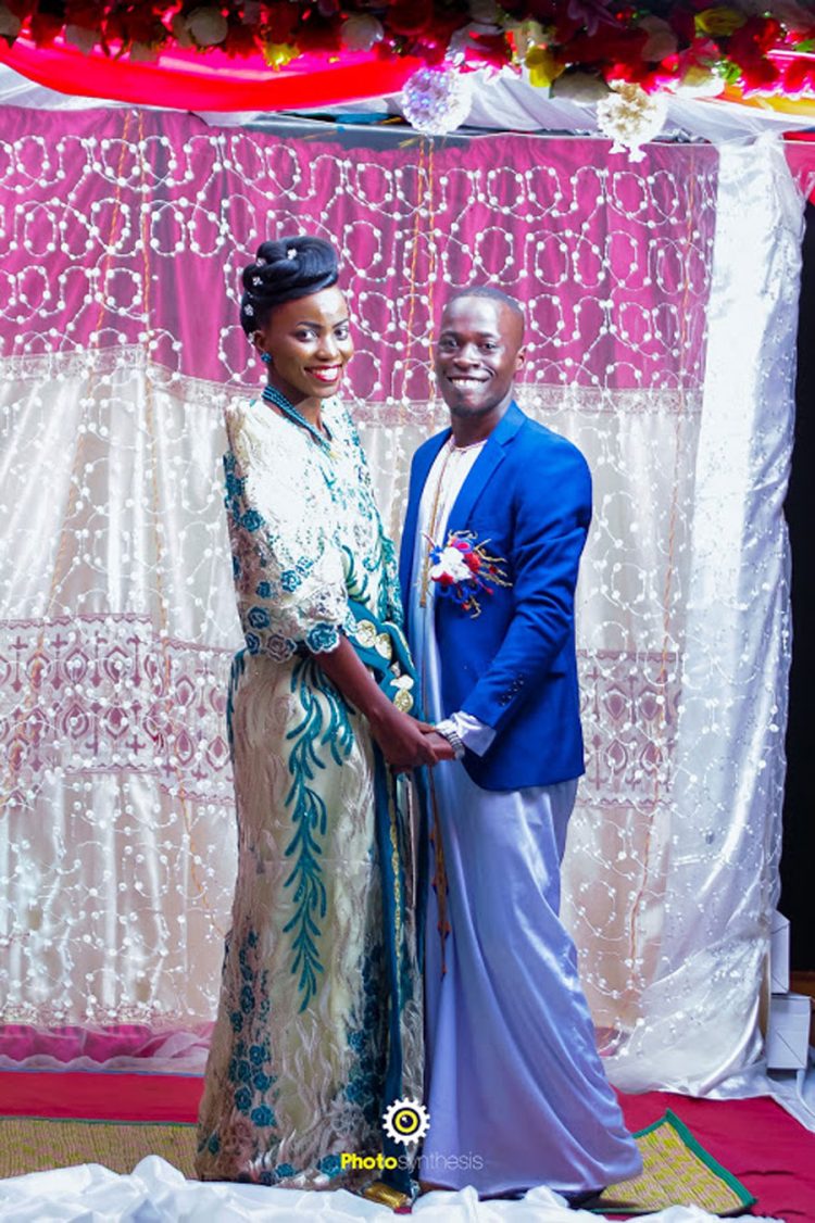 How a groom organised an introduction ceremony with an entourage of 8 ...